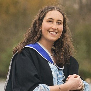 Queen Mary Masters Graduation Set